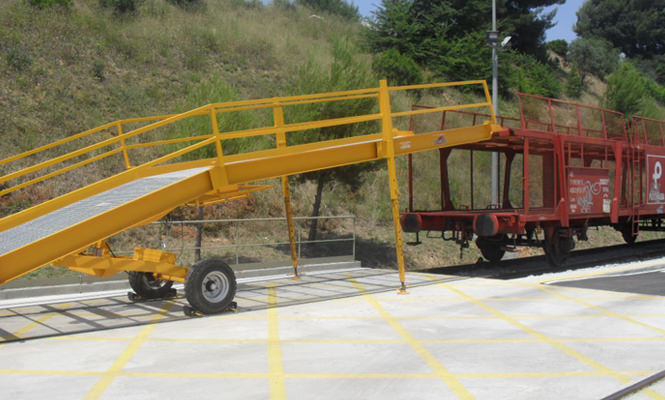 Rampas móviles / Equipamientos logísticos / Mercadock